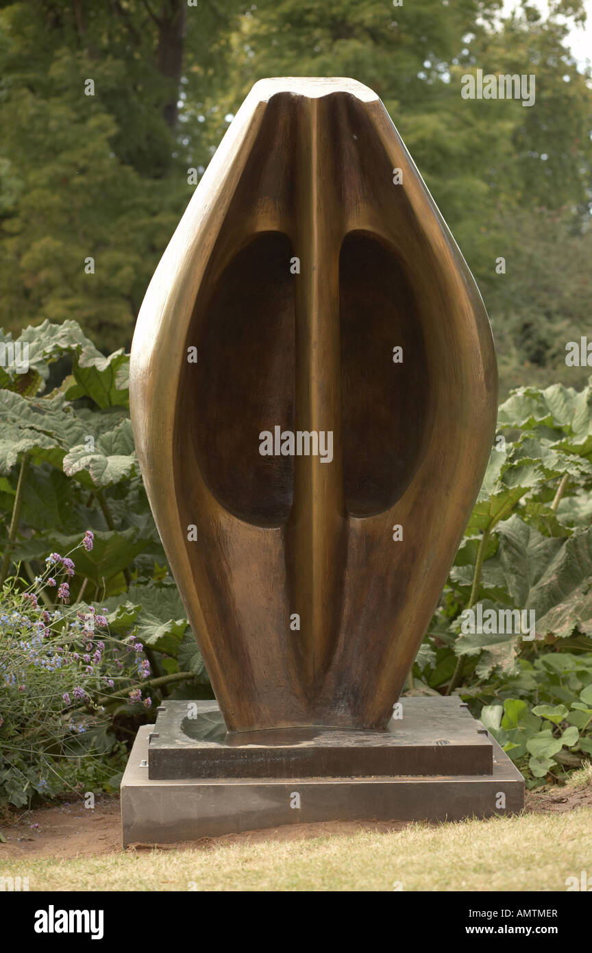 Henry Moore sculpture Large Totem Head 1986 Stock Photo - Alamy