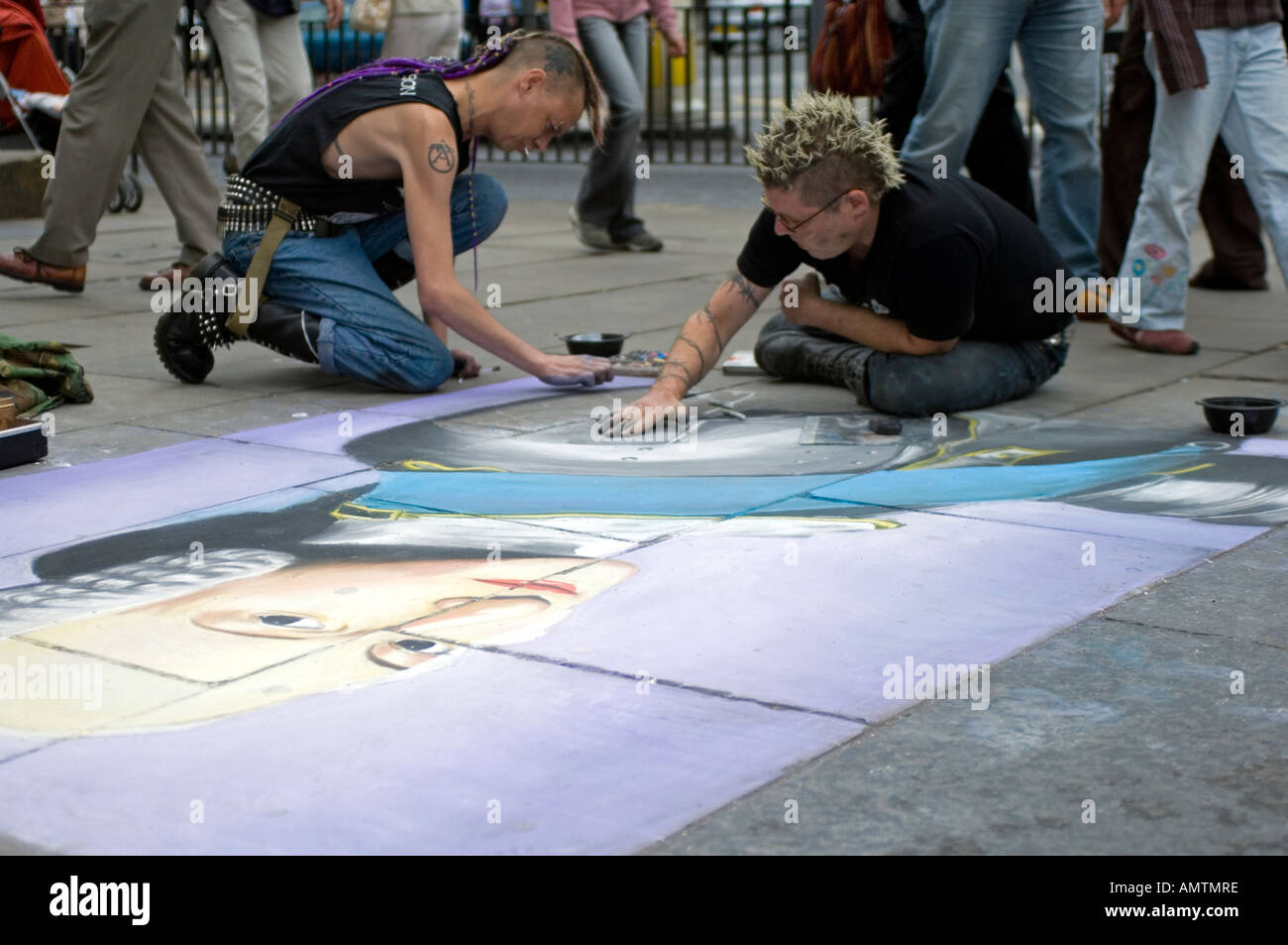 Pavement artists hi-res stock photography and images - Alamy