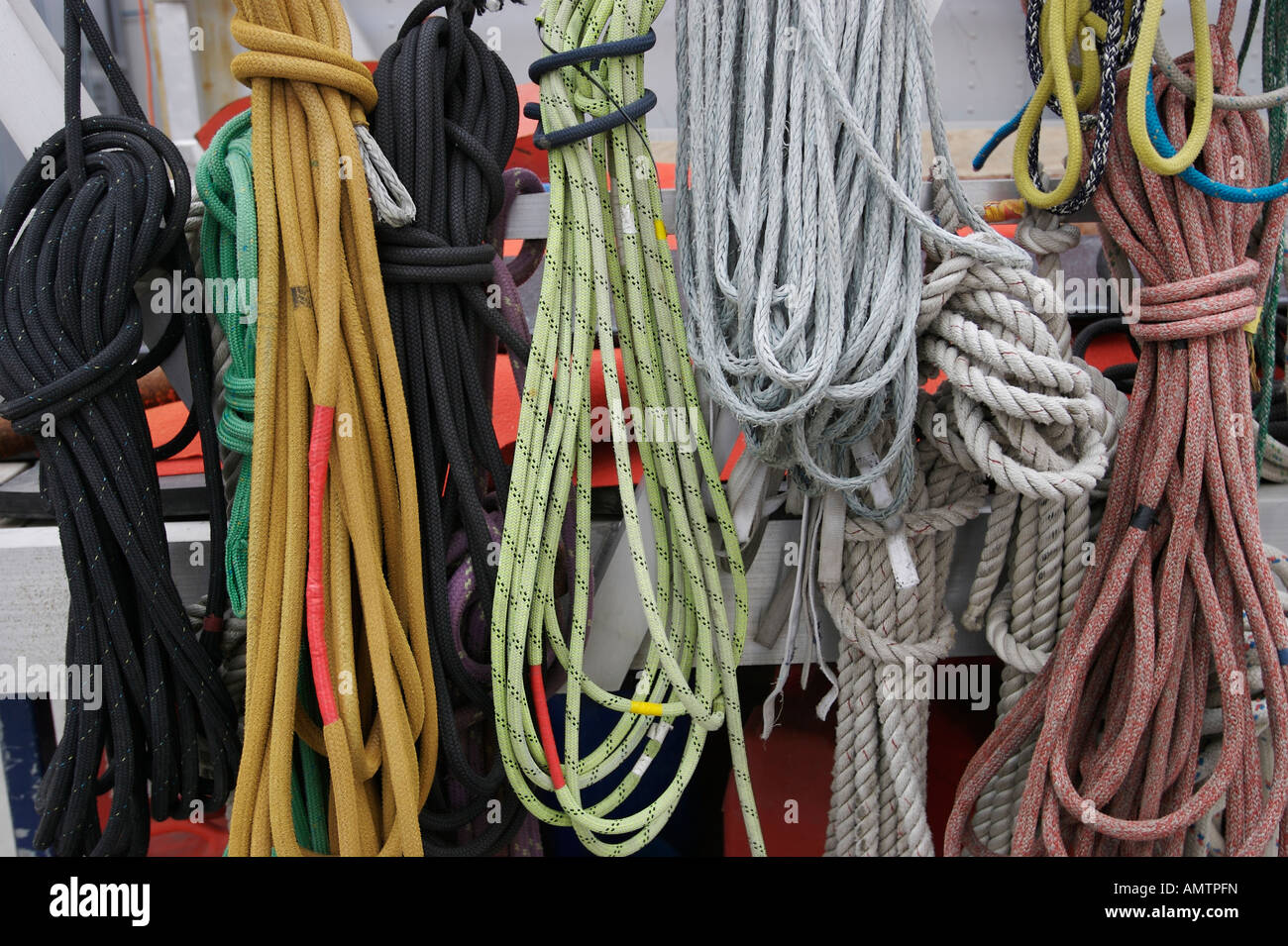 Ropes and knots Stock Photo - Alamy
