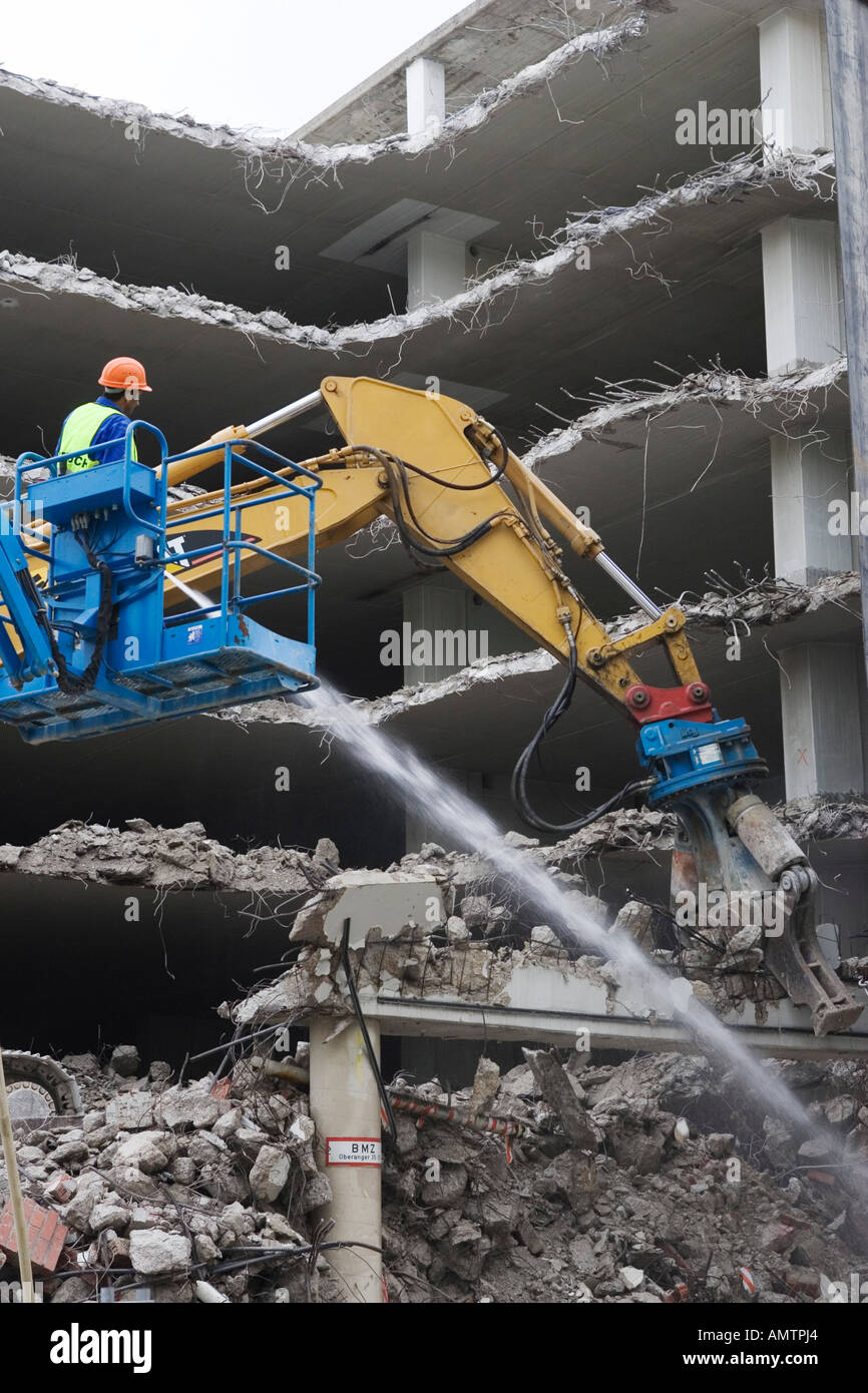 Demolition worker hi-res stock photography and images - Alamy
