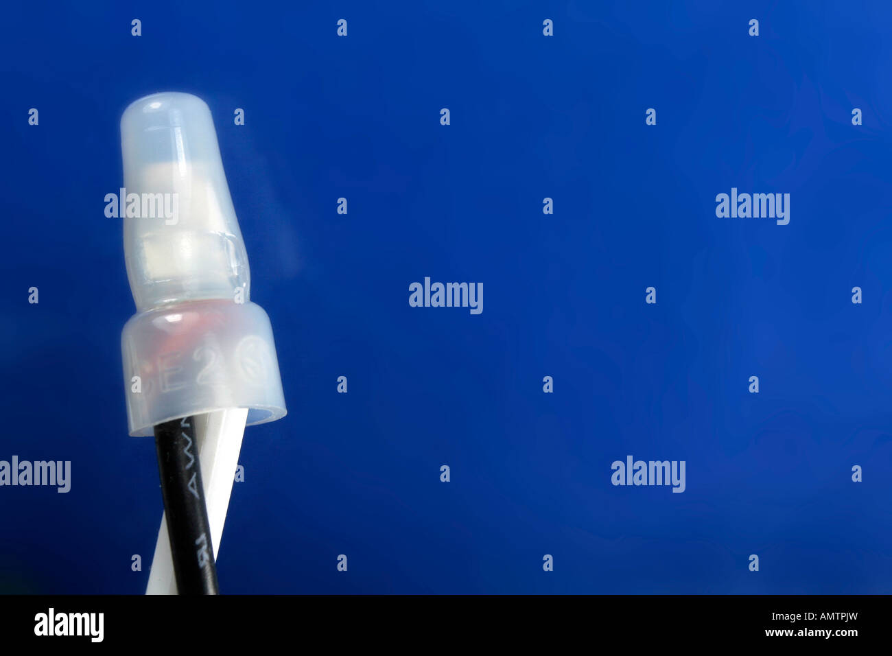 Wire splice hi-res stock photography and images - Alamy