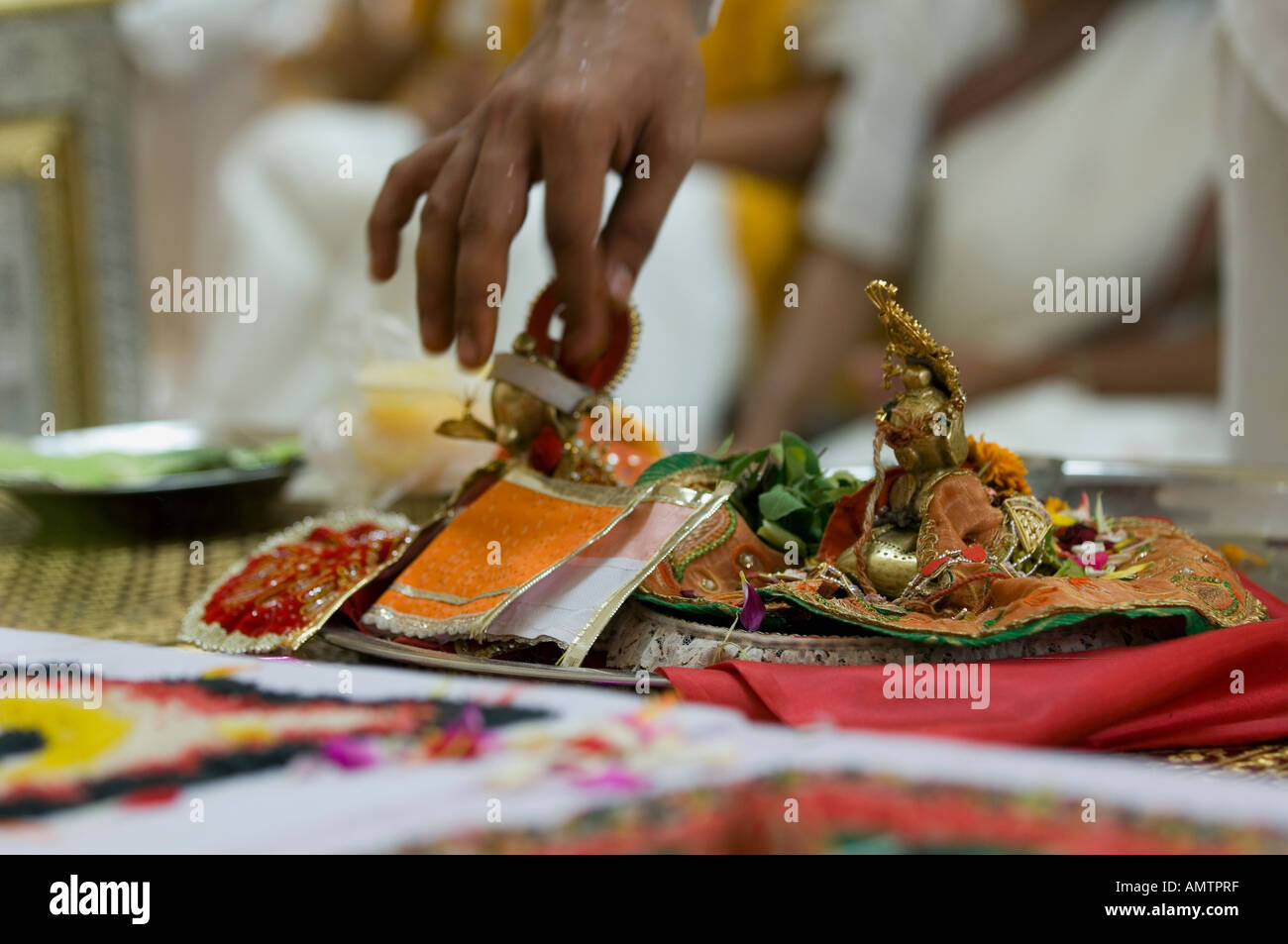 Offerings at Hindu temple Stock Photo - Alamy