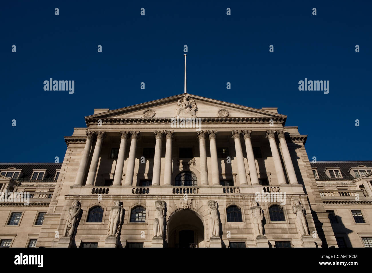 Bank of england interest rates hi-res stock photography and images - Alamy