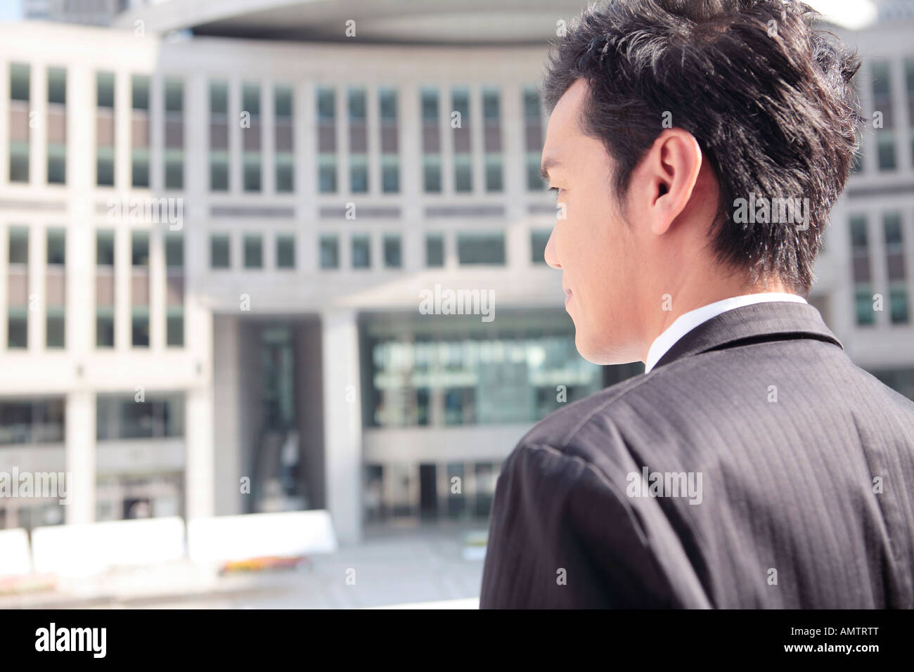 Back figure japanese man hi-res stock photography and images - Alamy