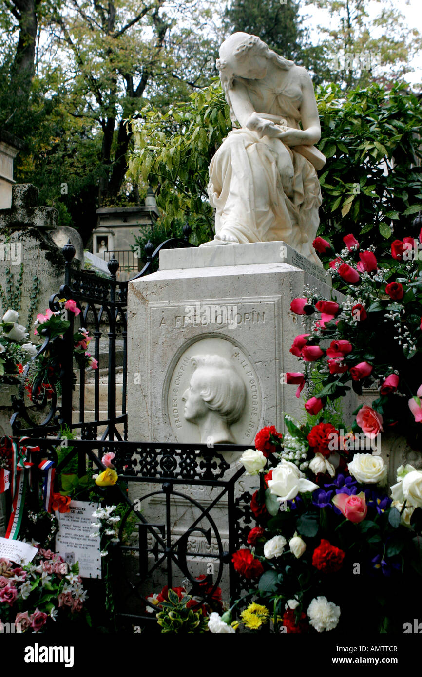 The grave of Fredric Chopin in Pere Lachaise cemetery in Paris France ...