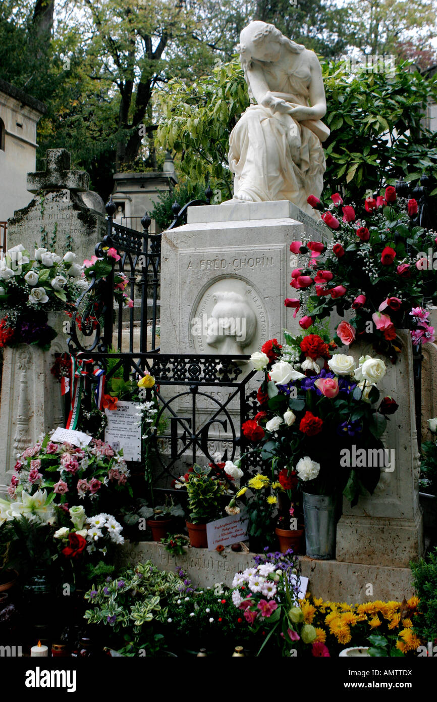 The grave of Frederic Chopin in Pere Lachaise cemetery in Paris France ...