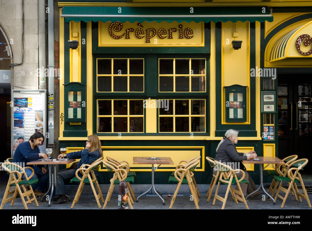 Chair outside pub hi-res stock photography and images - Alamy