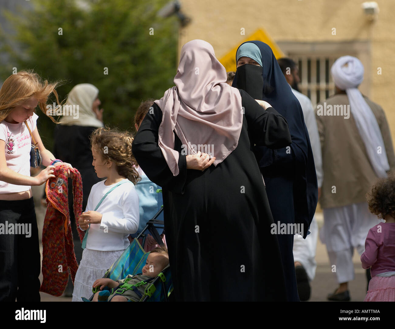 Muslim edinburgh hi-res stock photography and images - Alamy