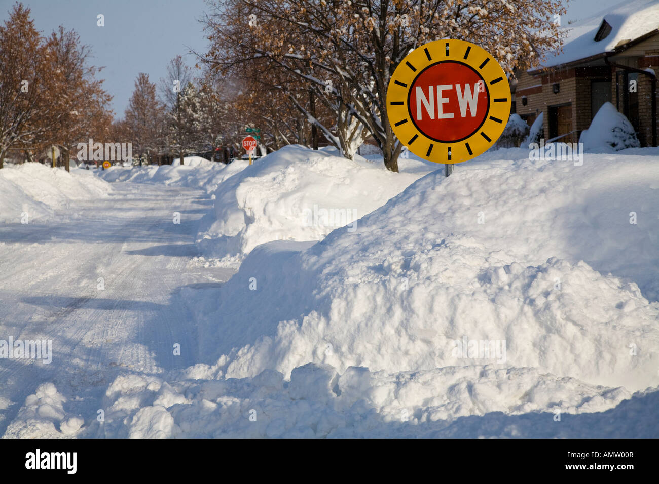 Stop sign buried in snow hi-res stock photography and images - Alamy