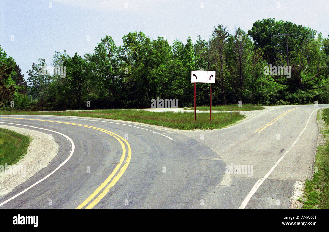 Decision making Fork in the road which path to take Stock Photo - Alamy