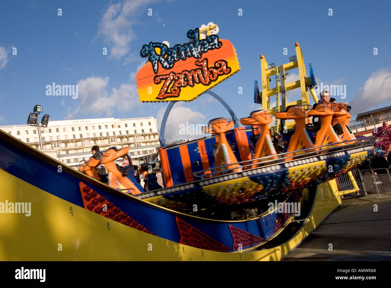 Southend pier and fun fair hi-res stock photography and images - Alamy