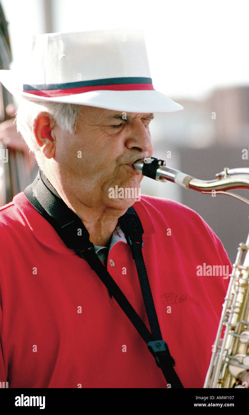 Saxophone rest hi-res stock photography and images - Alamy