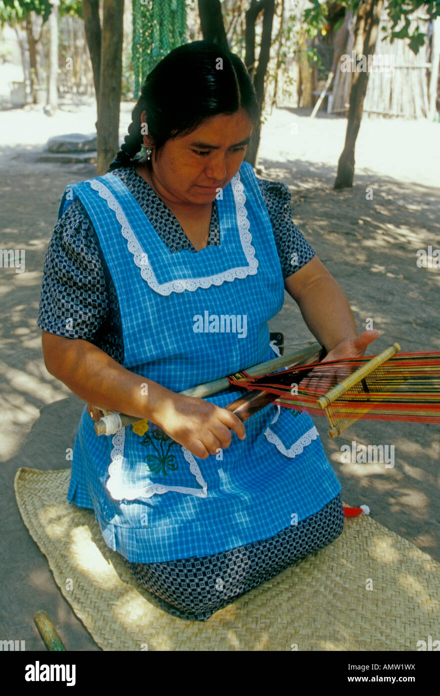 1, one, Ines Navarro Gomez, famous weaver, weaver, weaving, weaving on ...