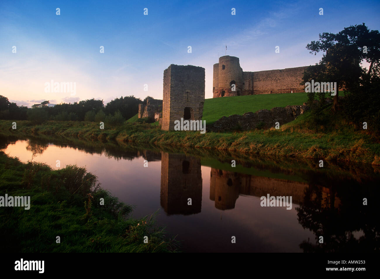 Rhuddlan castle hi-res stock photography and images - Alamy