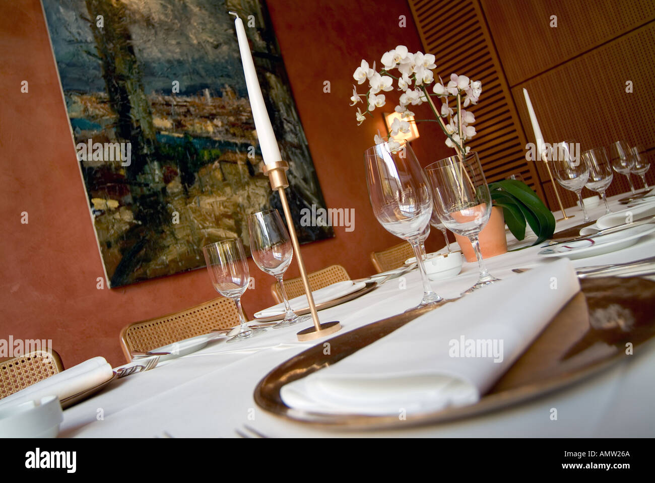 upmarket restaurant interior Stock Photo - Alamy