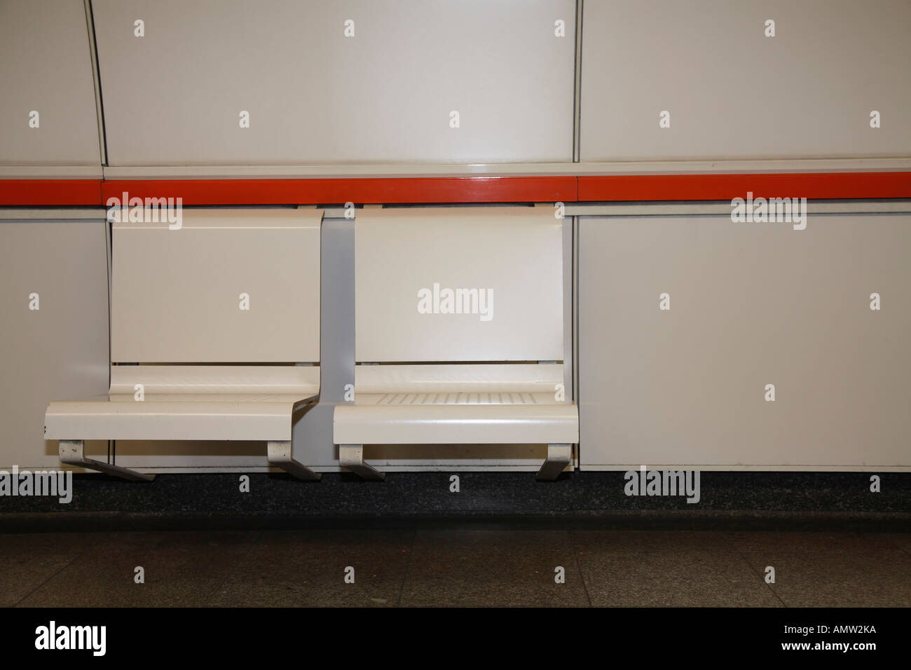 Station seats hi-res stock photography and images - Alamy