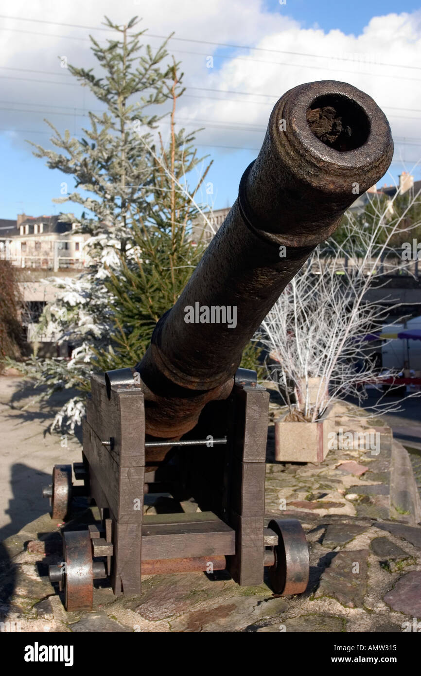 Old Fashioned Canon in redon brittany Stock Photo - Alamy