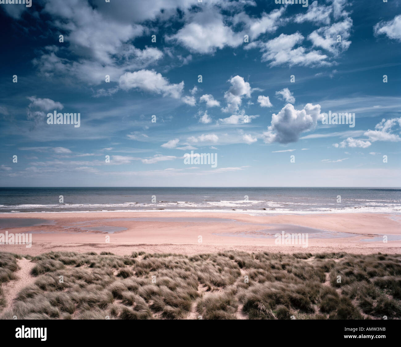 Seascape aberdeen beach hi-res stock photography and images - Alamy
