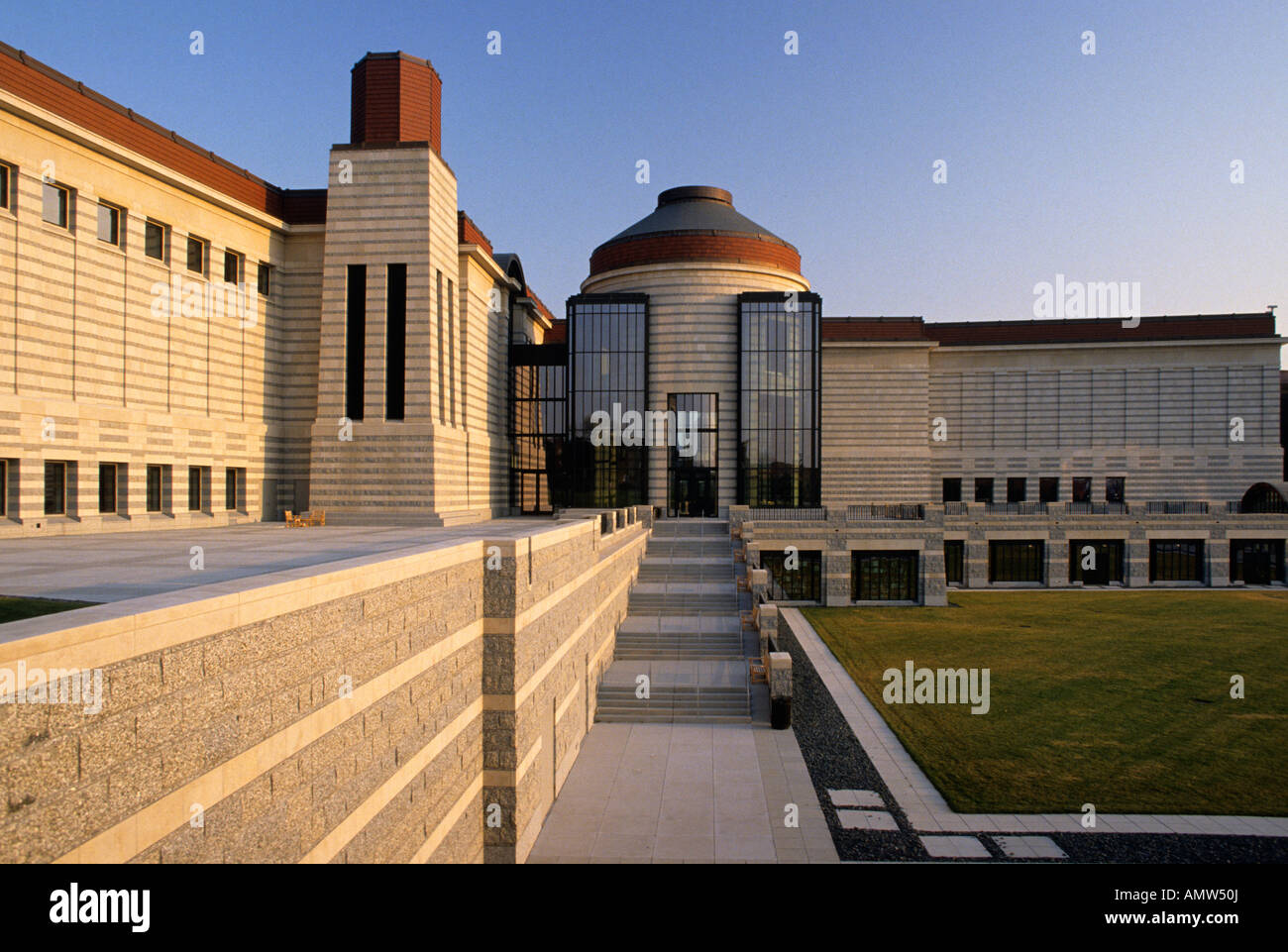 MINNESOTA HISTORY CENTER IN ST.PAUL, MINNESOTA. SUMMER Stock Photo - Alamy