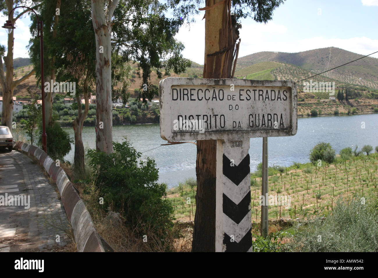 River Douro bridge at Barca de Alva Stock Photo - Alamy