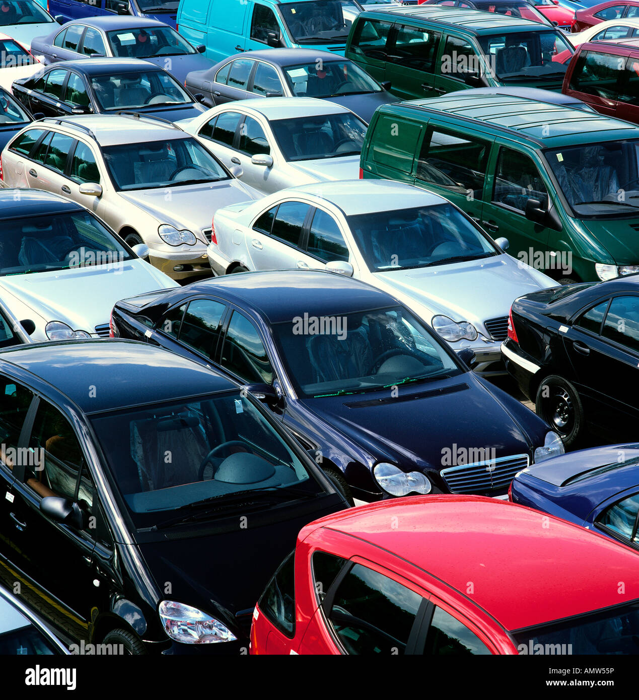 Mercedes benz cars hi-res stock photography and images - Alamy