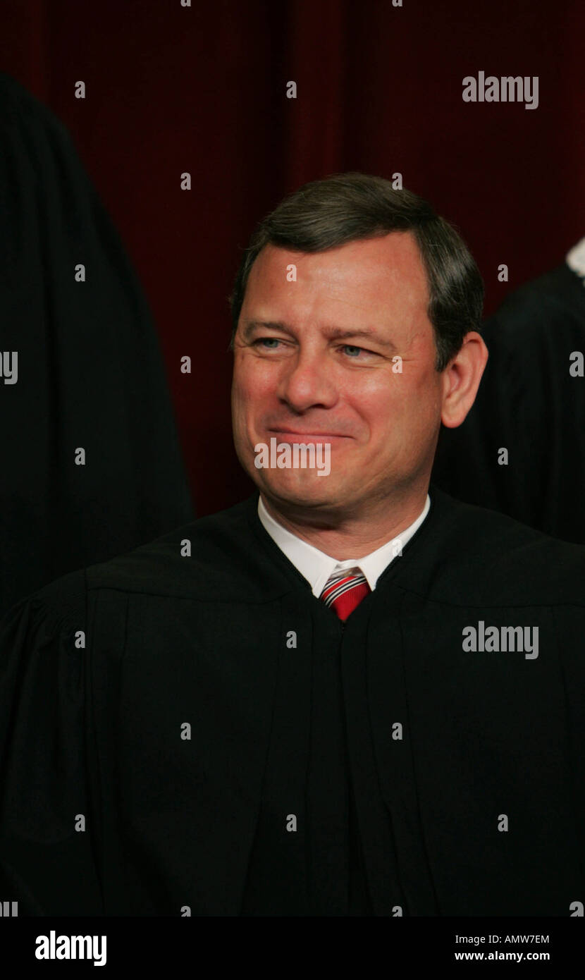Chief Justice John Roberts High Resolution Stock Photography and Images ...