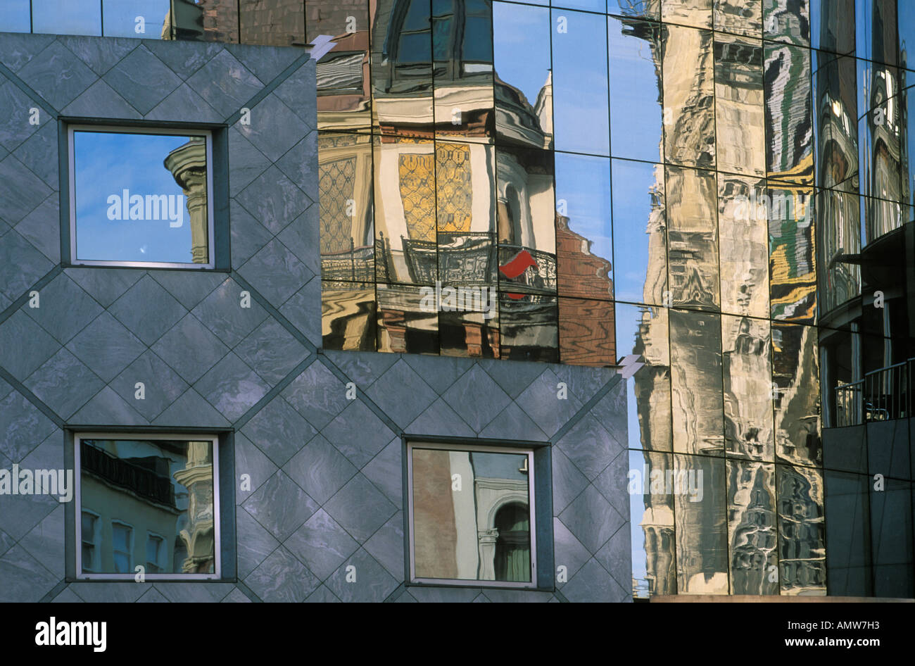 Haas house with reflection St. Stephen cathedral in Vienna Austria ...