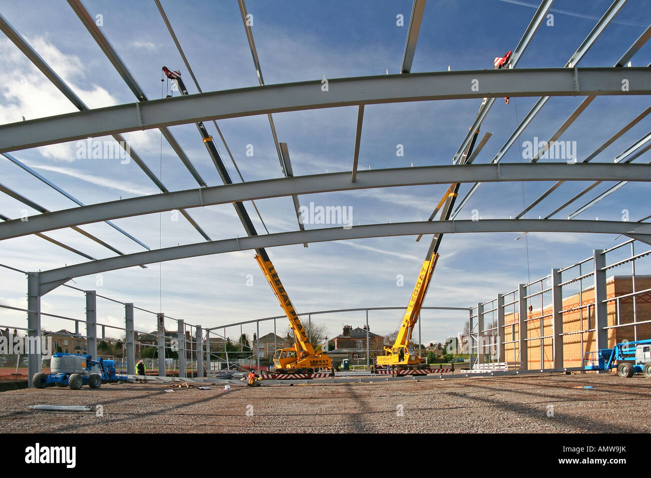 Lifting steel beams hi-res stock photography and images - Alamy