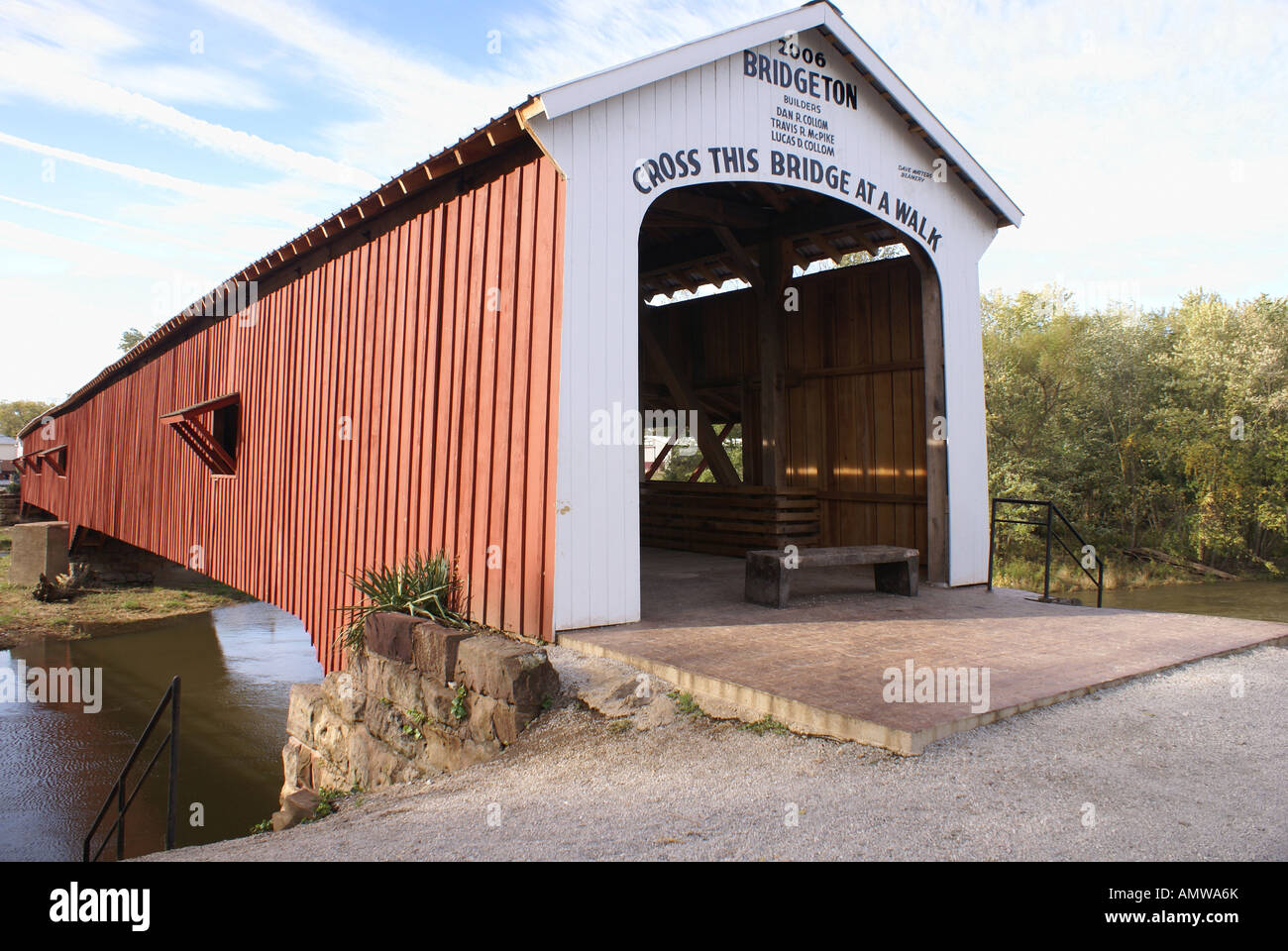 Bridge front entrance hi-res stock photography and images - Alamy