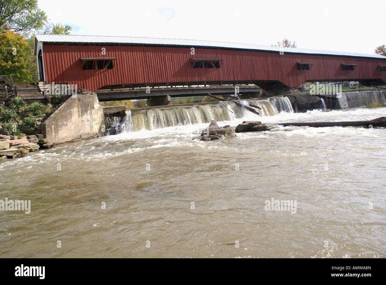 Covered bridge indiana scenic hi-res stock photography and images - Alamy