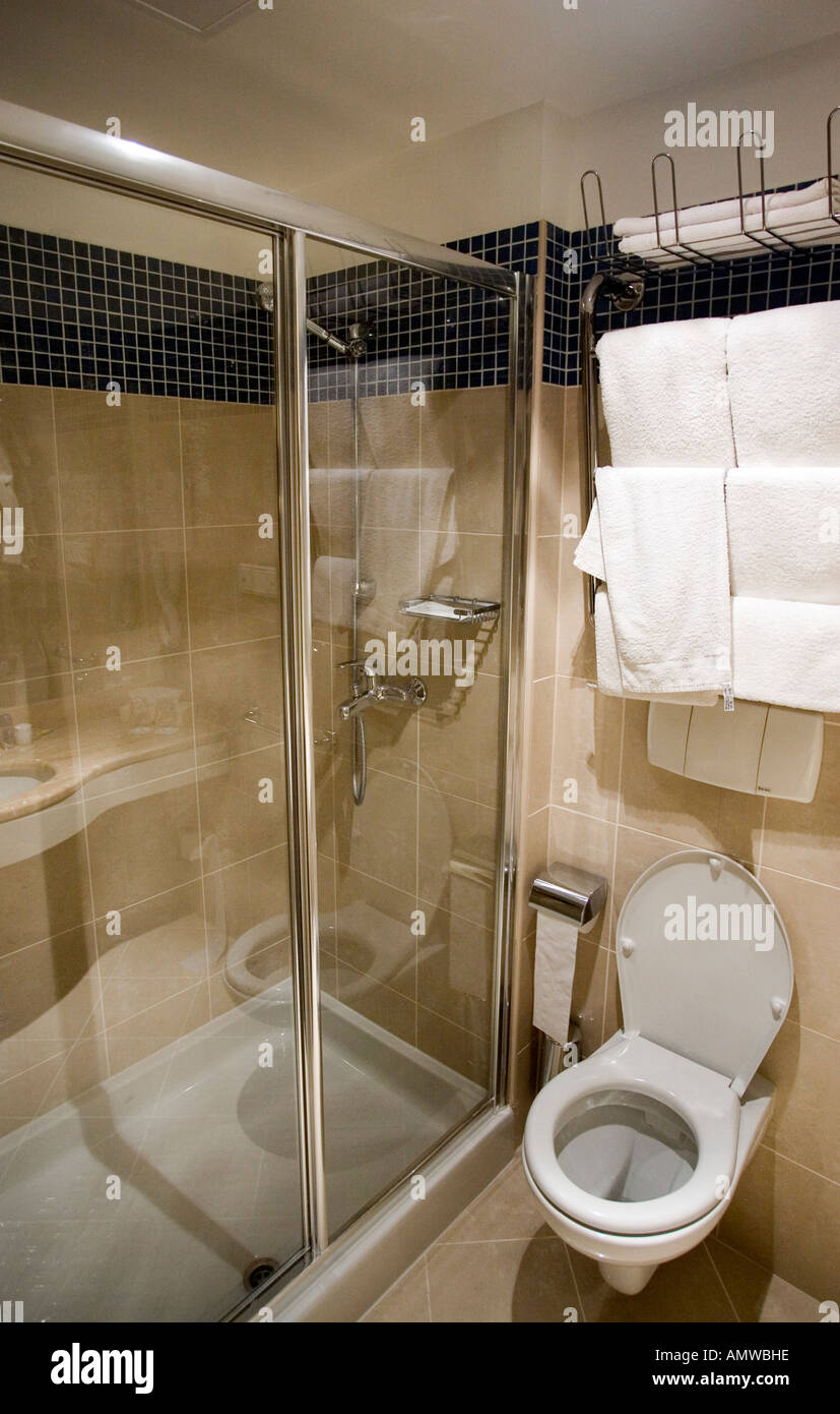 Clean washrooms hi-res stock photography and images - Alamy