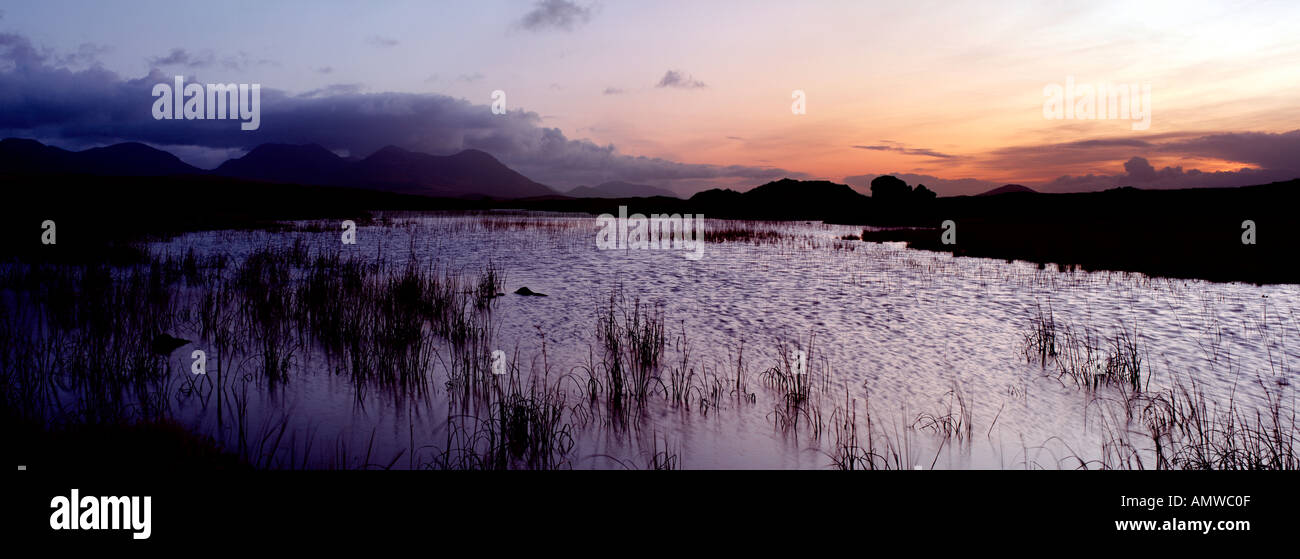 Roundstone bog connemara hi-res stock photography and images - Alamy