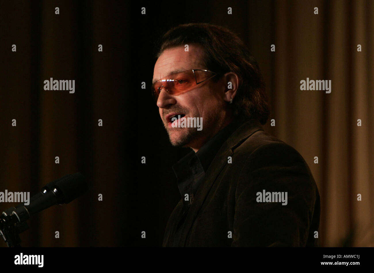 Bono hi-res stock photography and images - Alamy
