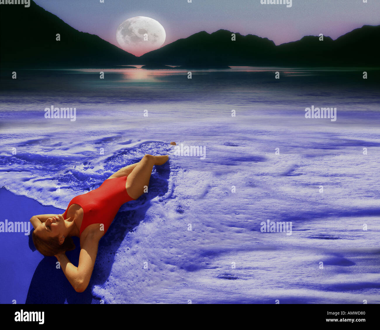 Moonlight beach hi-res stock photography and images - Alamy