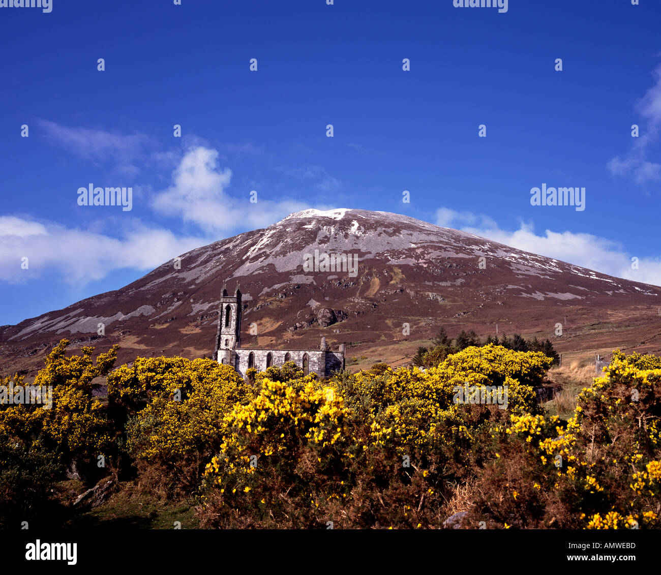 Dunlewy and Errigal Mountain, Donegal, Ireland Stock Photo - Alamy
