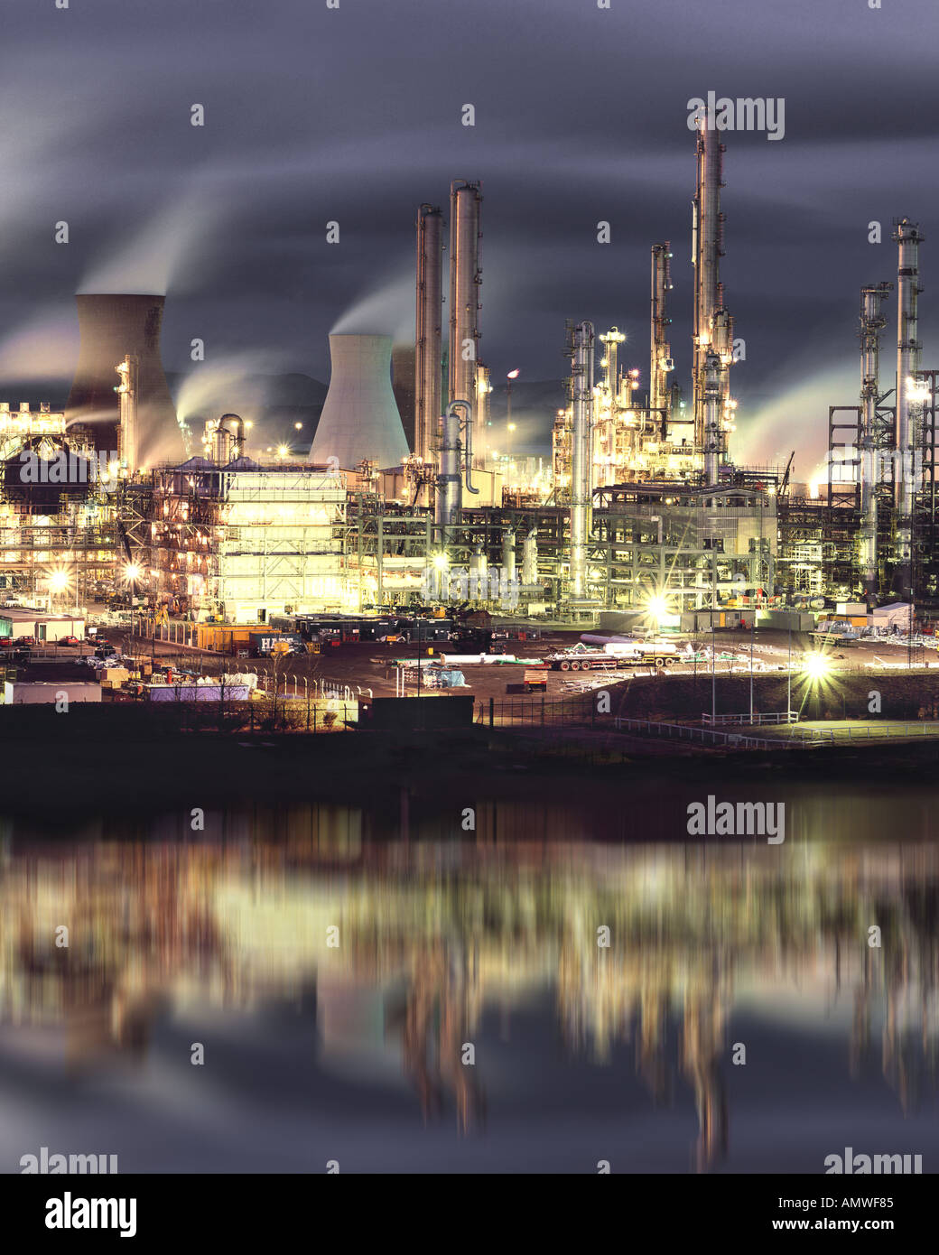 Grangemouth oil refinery scotland great hi-res stock photography and ...