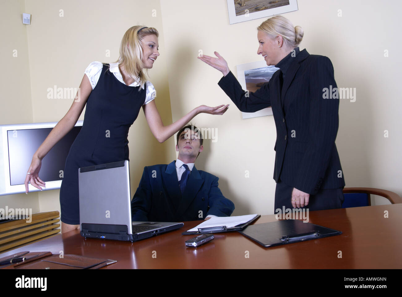 argument in the office Stock Photo - Alamy