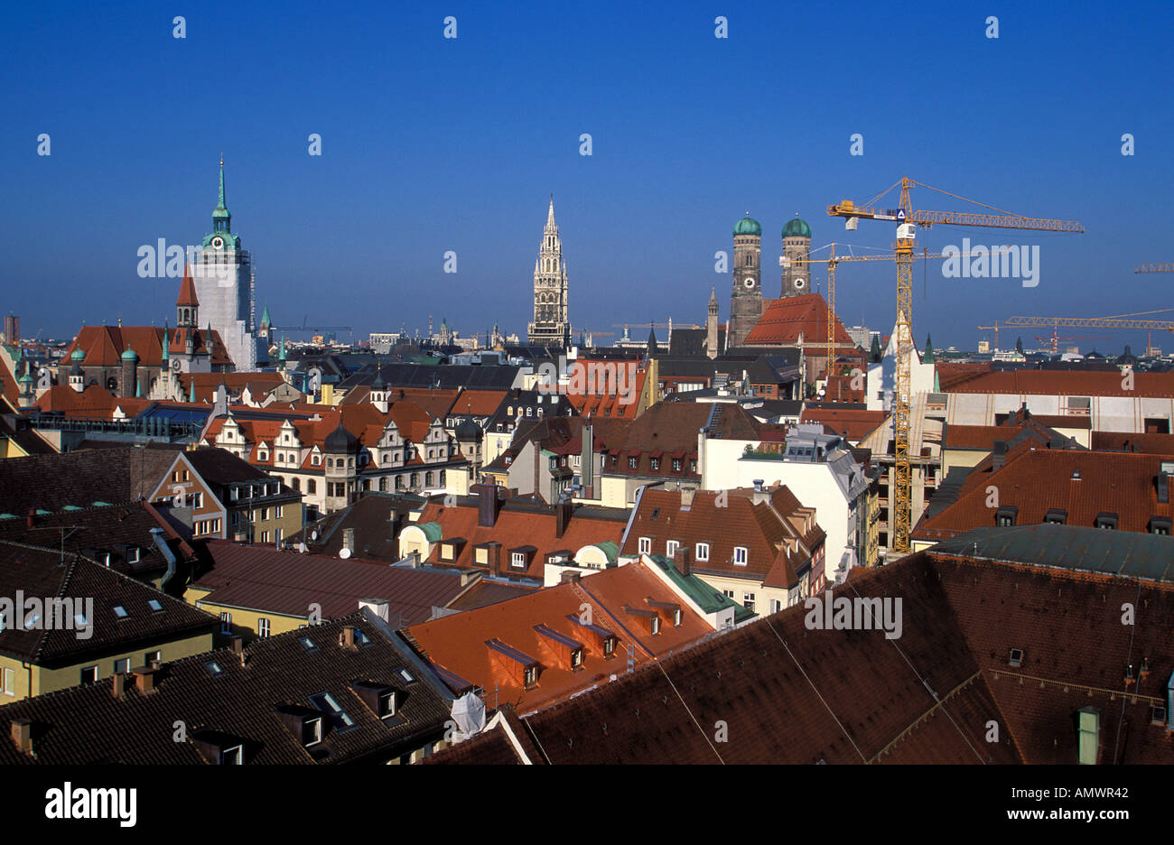 Munich neues rathaus rooftop hi-res stock photography and images - Alamy