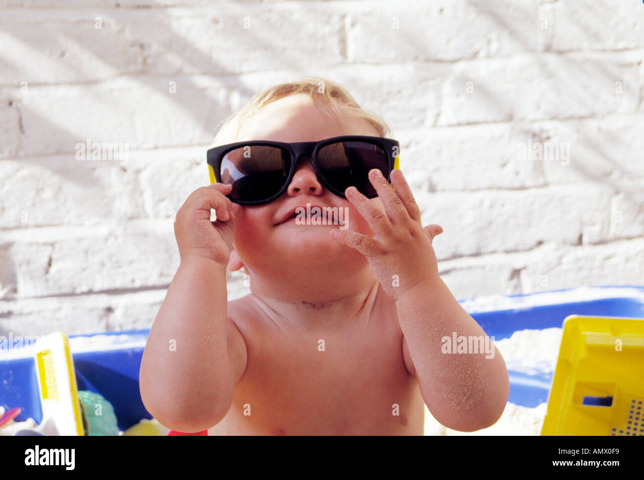 Baby shades hi-res stock photography and images - Alamy