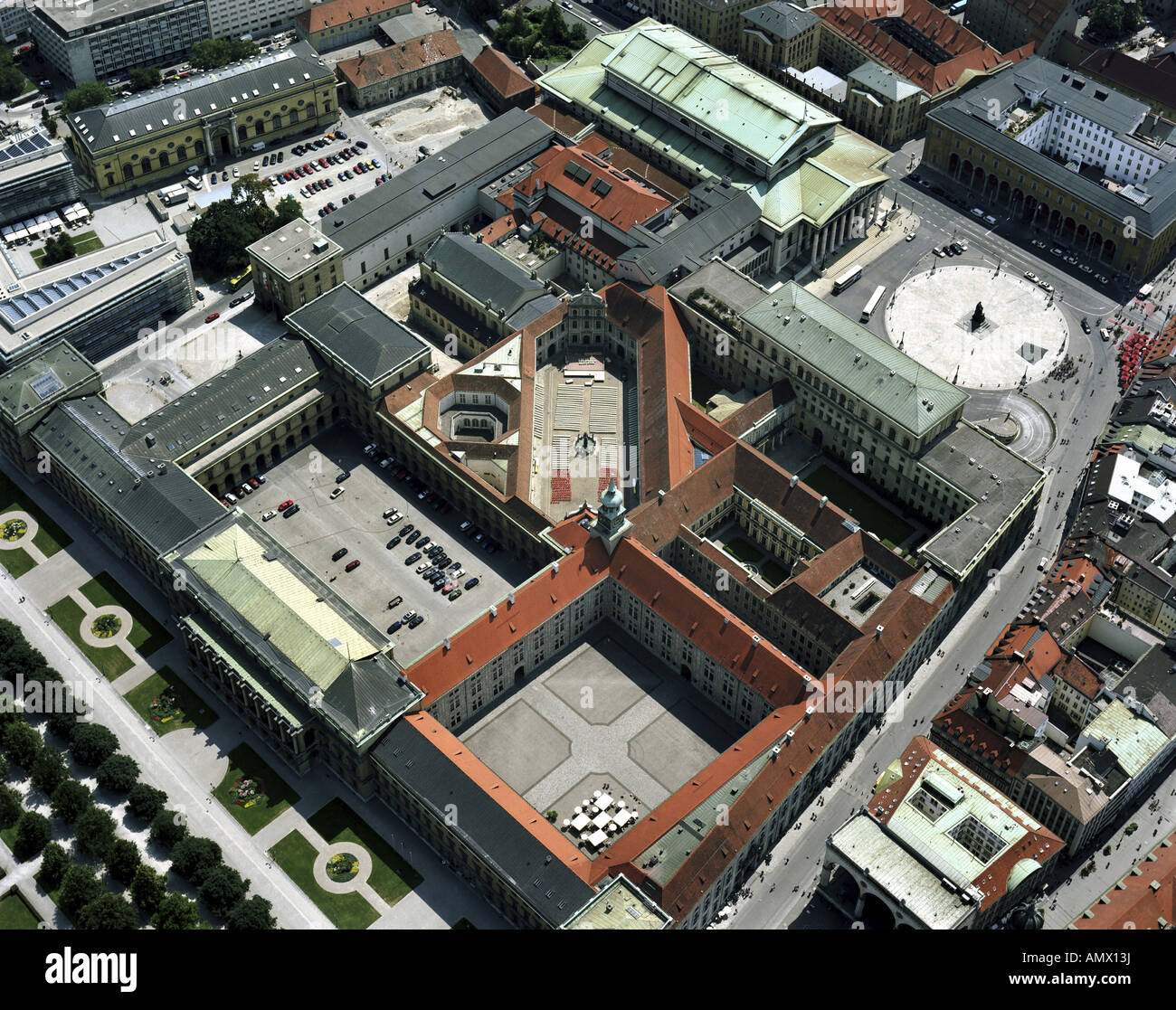 Residenz platz hi-res stock photography and images - Alamy