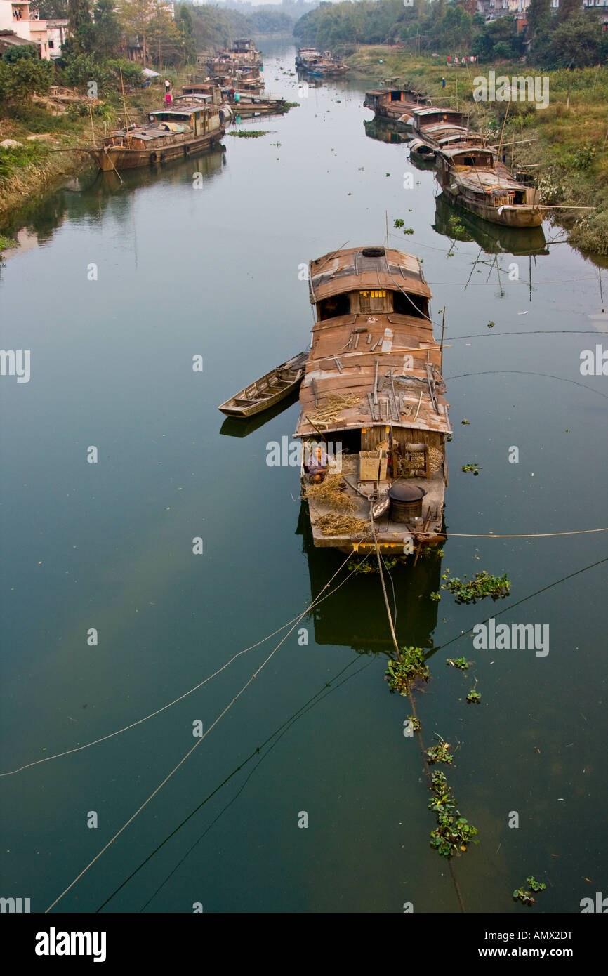 China boats on canal hi-res stock photography and images - Alamy