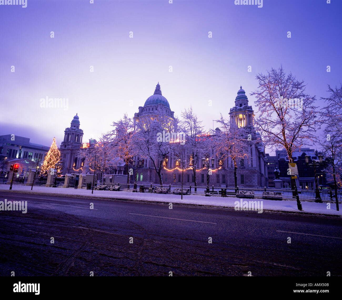 Belfast City Hall in the snow, Northern Ireland Stock Photo - Alamy
