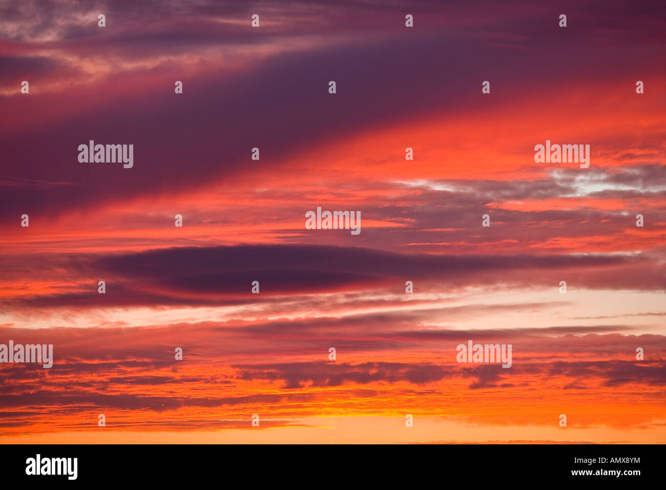 Red sunset hi-res stock photography and images - Alamy