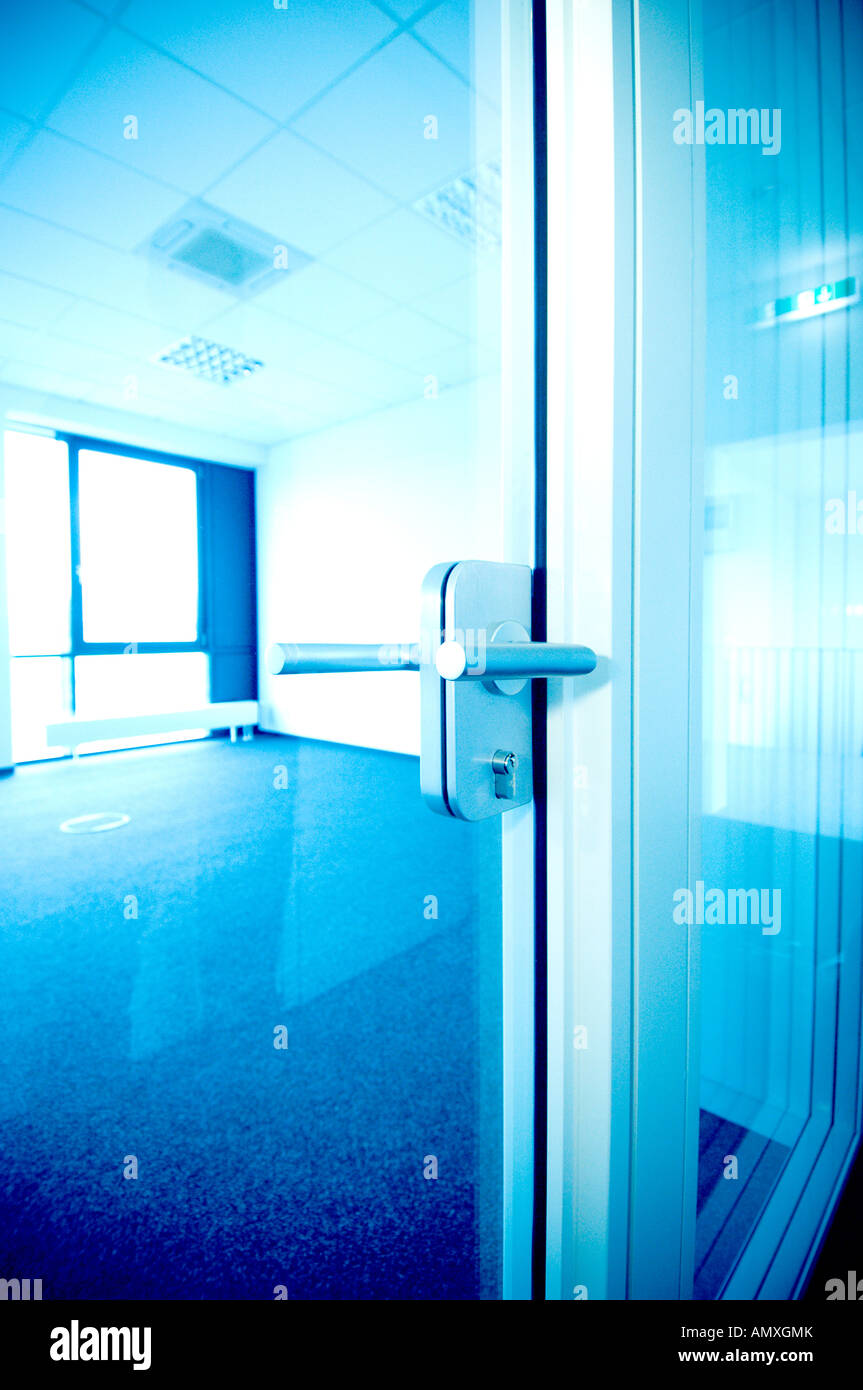 Glass meeting rooms hi-res stock photography and images - Alamy
