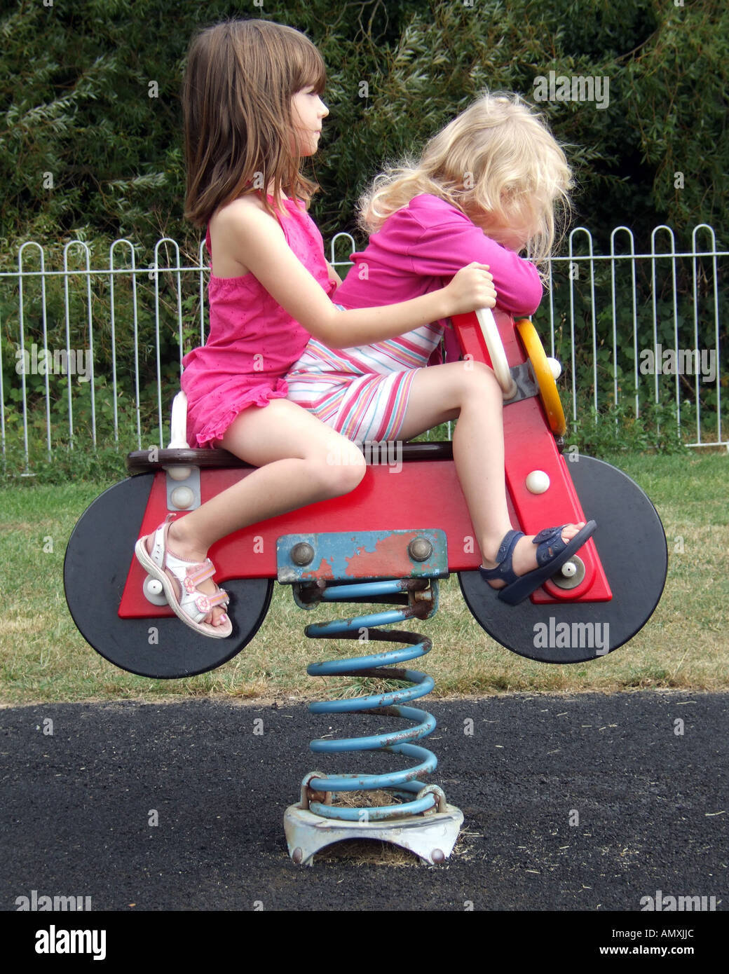 Girls keep fit hi-res stock photography and images - Alamy