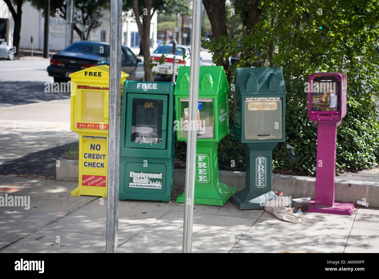 Newspaper vending boxes hi-res stock photography and images - Alamy