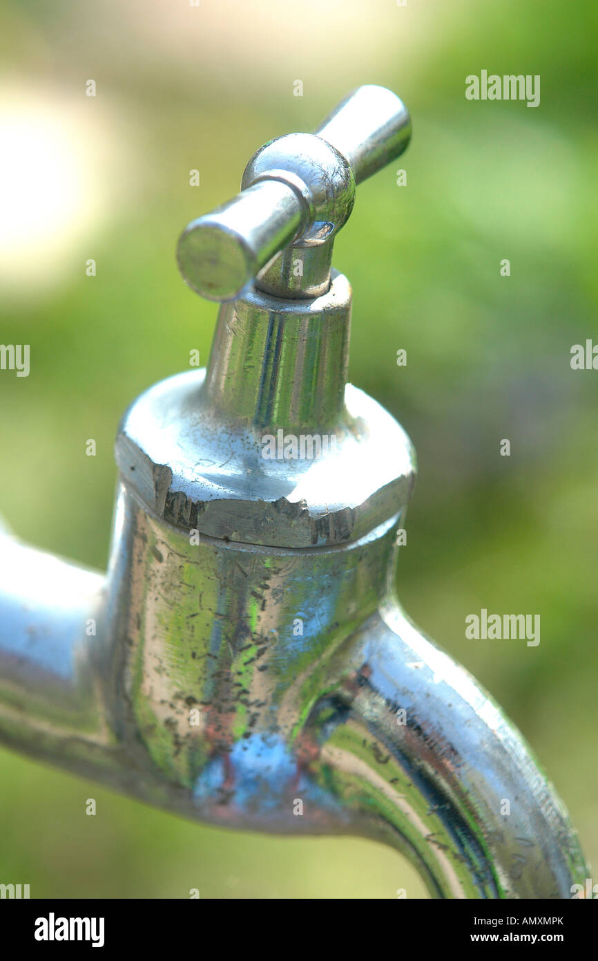 Images of faucets hi-res stock photography and images - Alamy