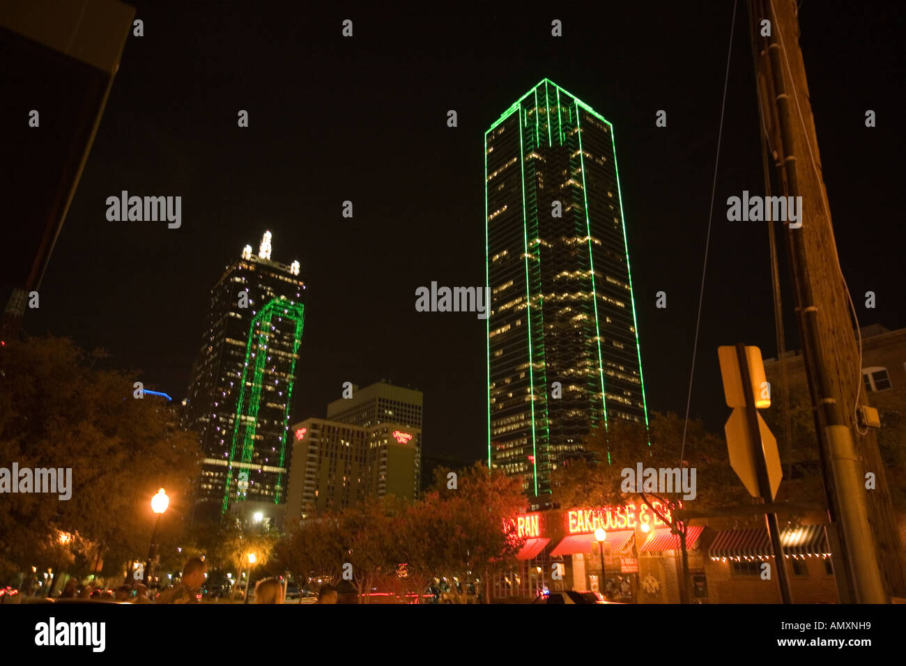 Dallas tx skyline night hi-res stock photography and images - Alamy
