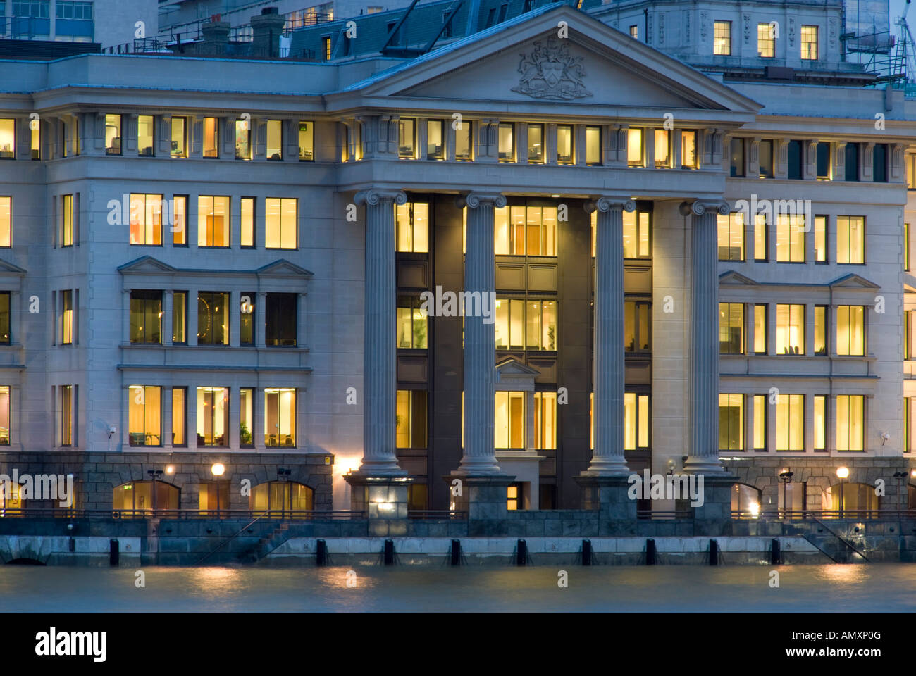 Night photos of london hi-res stock photography and images - Alamy