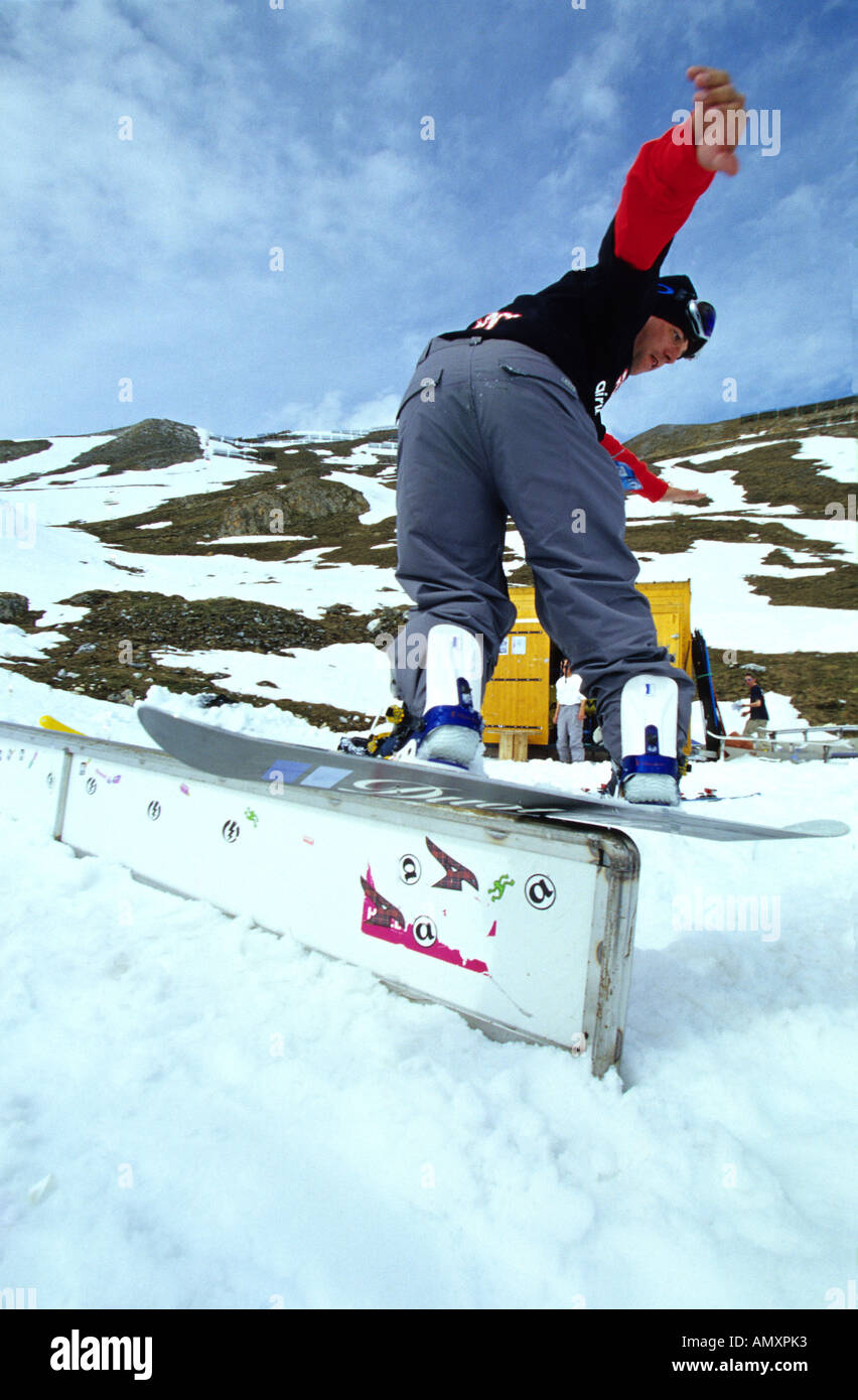 Snowboard rail slide hi-res stock photography and images - Alamy